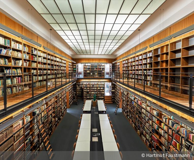 Architekturfotografie: Uni-Bibliothek Frankfurt